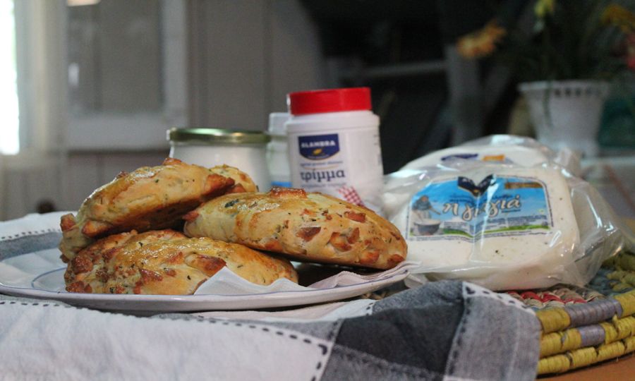 Η χαλλουμωτή της γιαγιάς Αθανασίας (βίντεο), Η ΚΑΘΗΜΕΡΙΝΗ, kathimerini ...