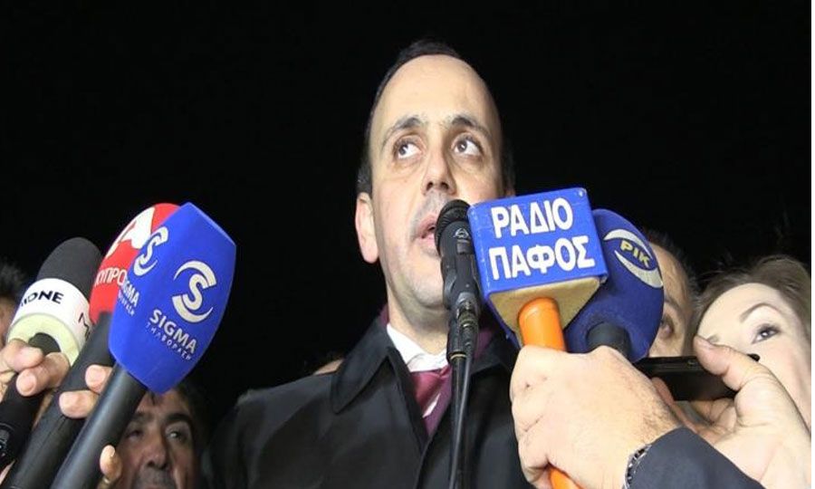 Υπό περιορισμό ο Δήμαρχος Πάφου και τα μέλη της οικογένειάς του, Η ...